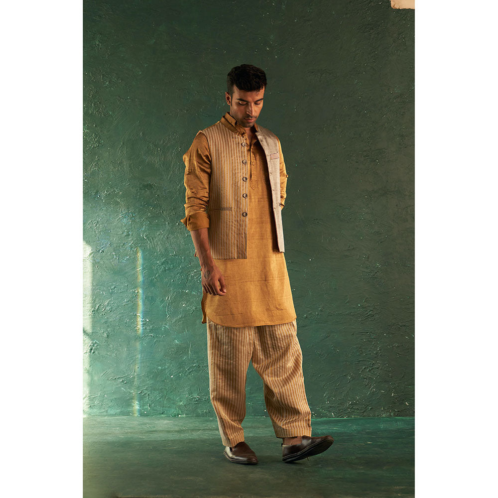 Charkhee Midas Gold Tissue Pathani Kurta With Salwar (Set of 2) – Nykaa Fashion