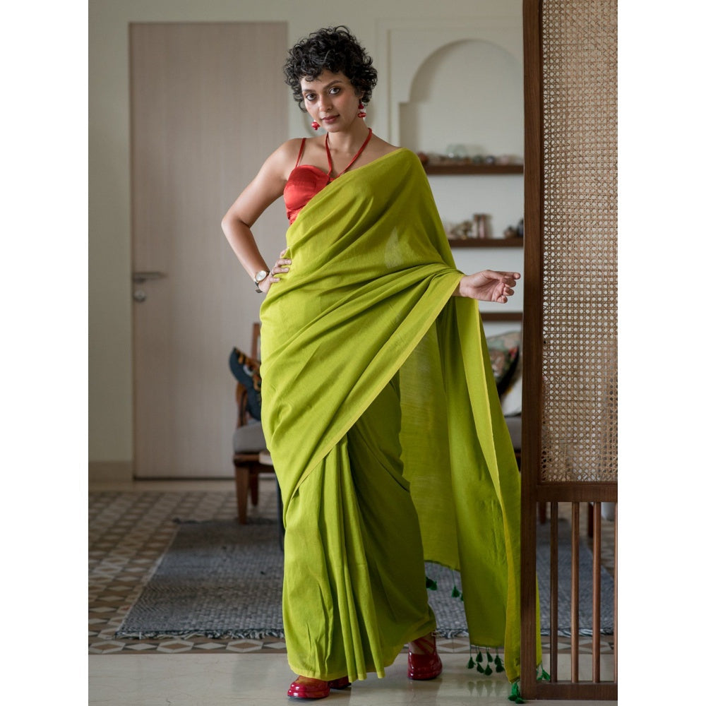 Suta Lime Green Solid Cotton Blend Saree Without Blouse Nykaa Fashion