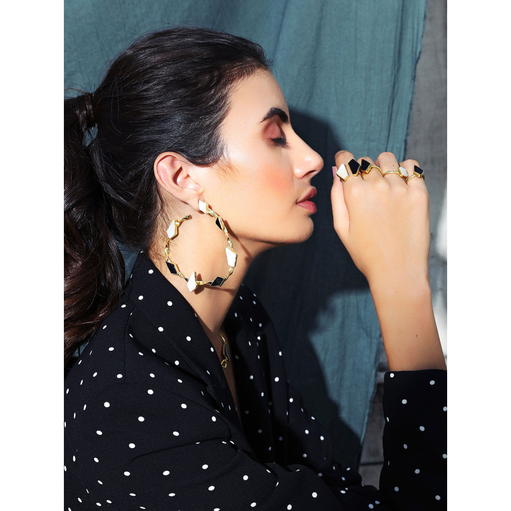 VARNIKA ARORA Pastiche Multi-Color Ring – Nykaa Fashion