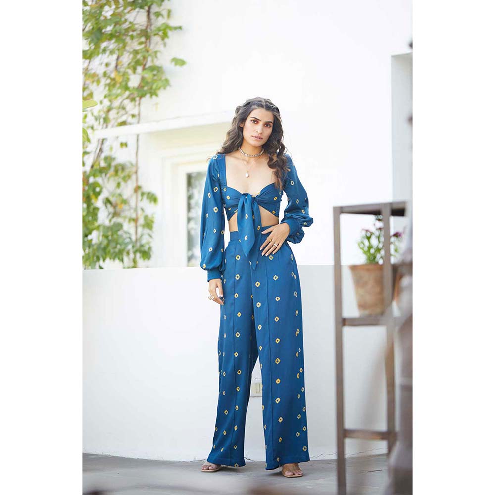 Aapro Label Morning Glory Co-Ord (Set of 2) – Nykaa Fashion