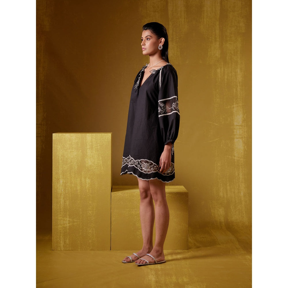 BUNKA Black Dress – Nykaa Fashion