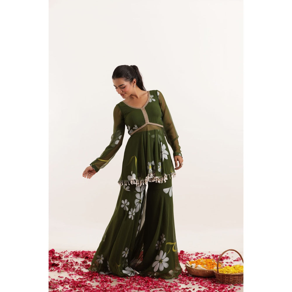 DEASHA INDIA Veda Green Hand Painted Floral Co-Ord (Set of 2) – Nykaa ...