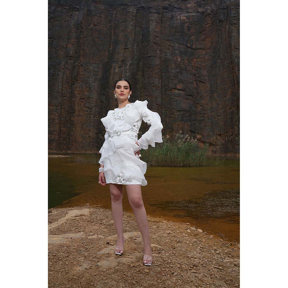 Label Iris Ivory Embellished Ruffle Dress With Belt (set of 2) – Nykaa ...