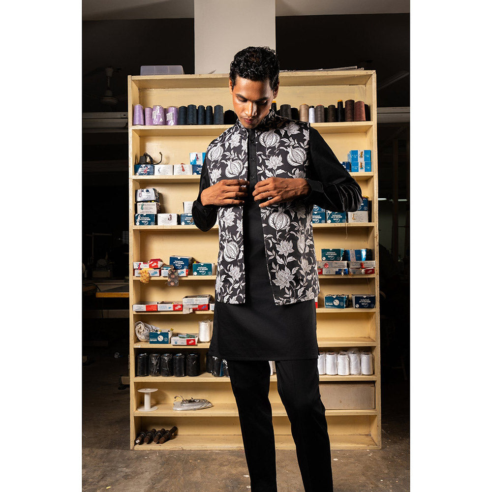 Project Bandi Black Anar Open Nehru Jacket with Kurta and Pyjama (Set ...