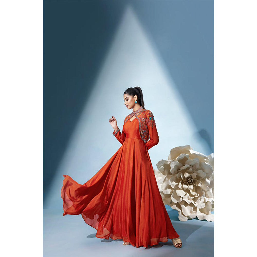 Qunic Sunset Ember Gown with Jacket – Nykaa Fashion