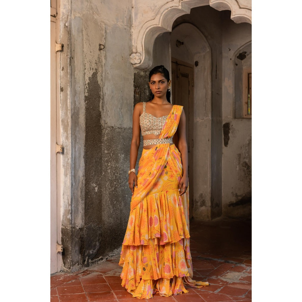 Sshilpa Samriya Embroidered Layer Pre-Draped Saree with Belt and Stitc ...