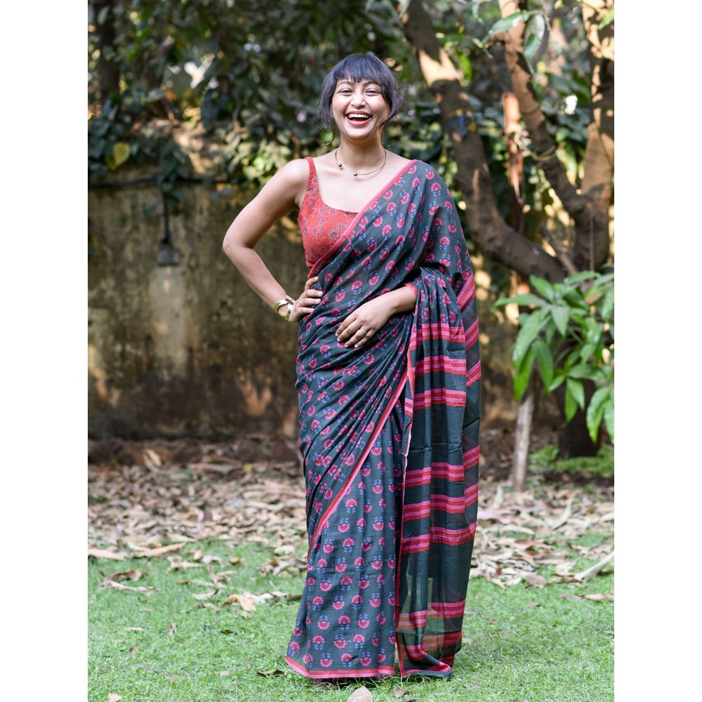 Suta Navy Blue Floral Printed Pure Cotton Saree – Nykaa Fashion