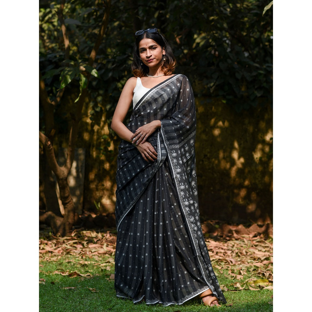 Suta Black Floral Printed Pure Cotton Saree – Nykaa Fashion