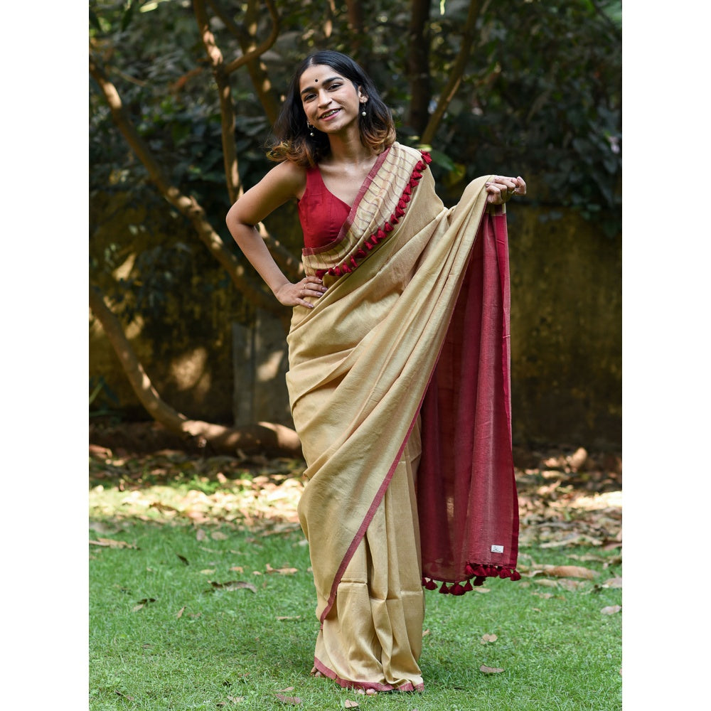 Suta Off White Solid Cotton Blend Saree – Nykaa Fashion