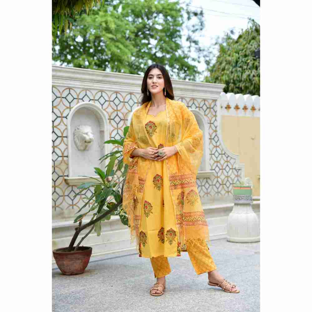 DIMPLE DESIGN STUDIO Bright Yellow Straight Kurta (Set of 3) – Nykaa ...