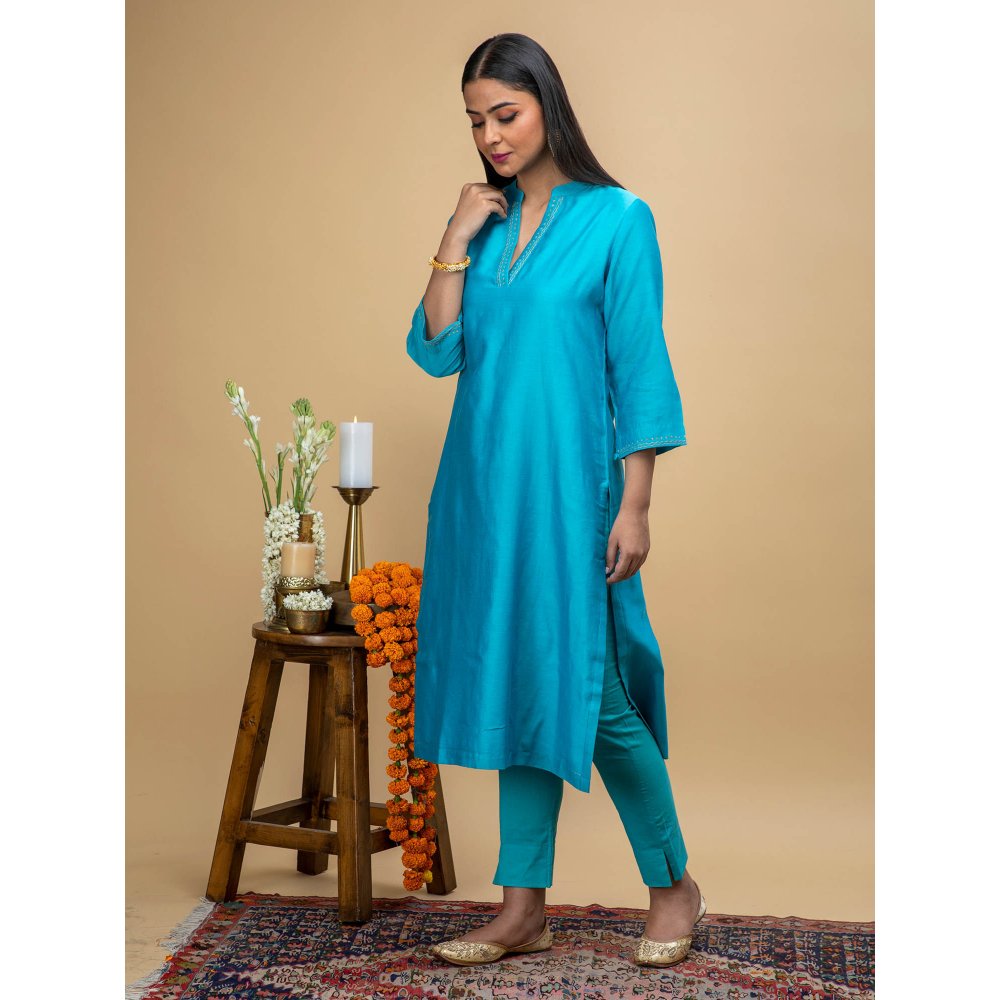 Smriti Gupta Teal Hand Embroidered Kurta – Nykaa Fashion